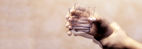 Ein Händchen fürs Zittern: Sind Sie fit beim essenziellen Tremor?